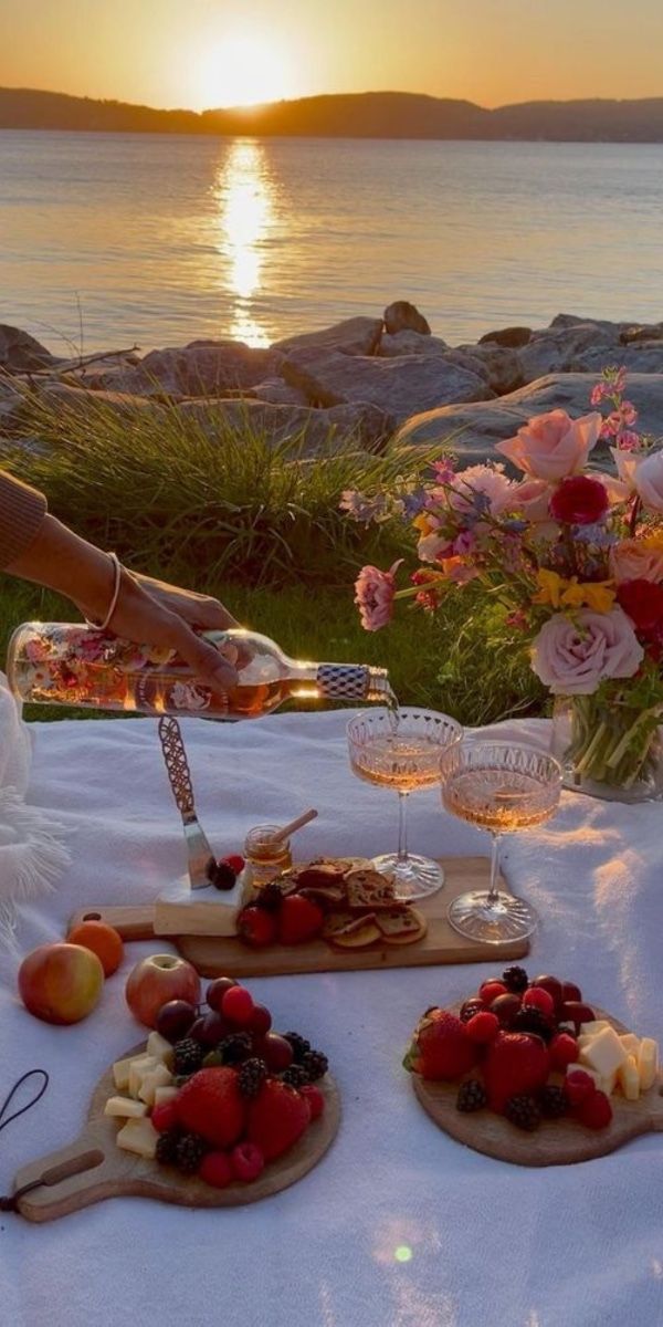 This is the Perfect Time for a Picnic - We Have Got you Covered with ...